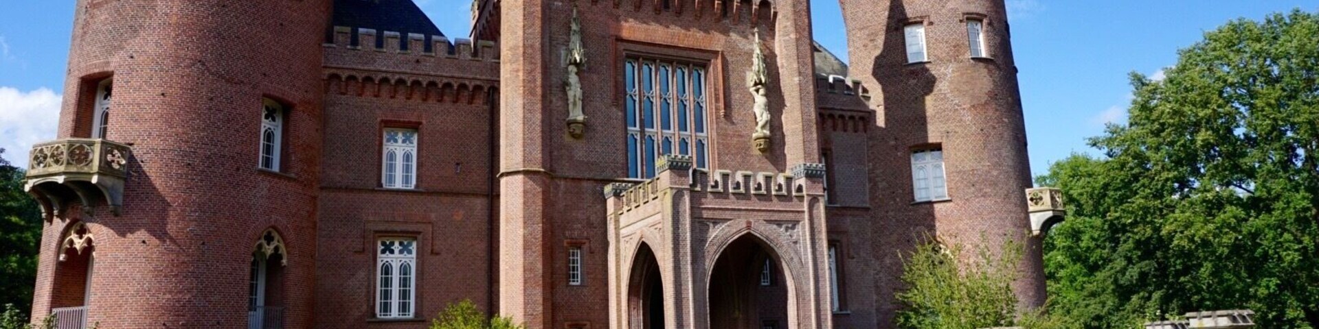 Moyland Castle has been rebuilt several times and now houses an art museum. If you visit this castle, you can climb the steps to the tower and see its surrounding gardens from a Birdseye view.
