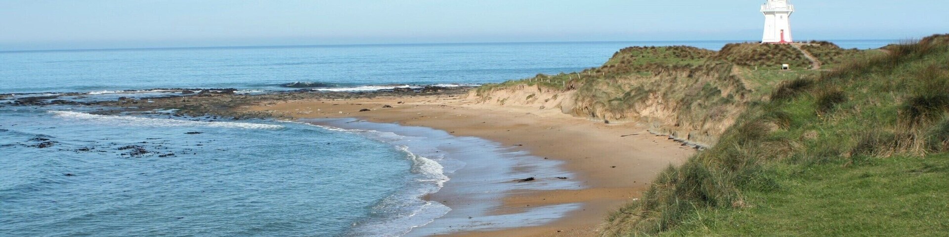 You can reach Waipapa point by following the dirt road to the end. It's a beautiful place with a lighthouse. The Hooker sea lions are chilling on the beach. There is quite a big parking lot with toilets, but otherwise no facilities.