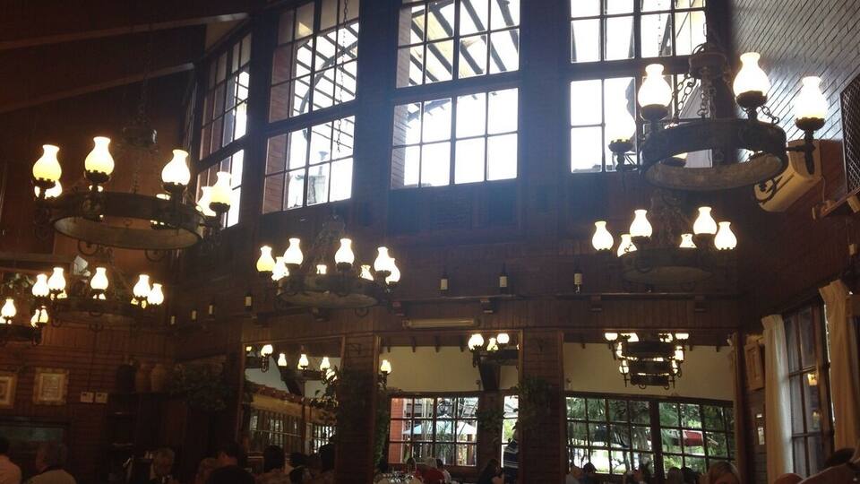 Muy buena parrilla, excelente atención / Excellent place for a BBQ, good service 😻🍗🍷