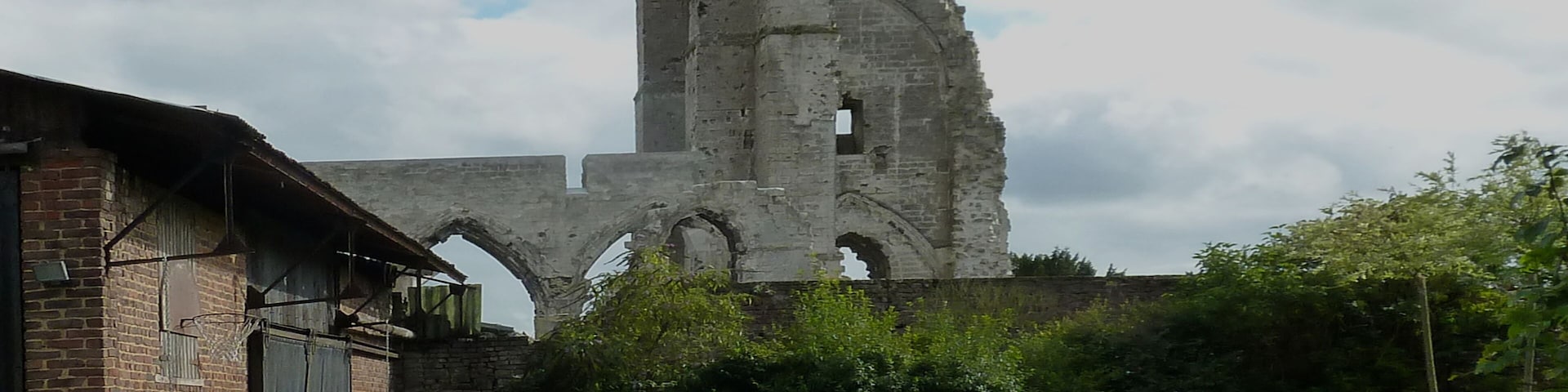 This building is classé au titre des Monuments Historiques. It is indexed in the Base Mérimée, a database of architectural heritage maintained by the French Ministry of Culture, under the reference PA00107931 .