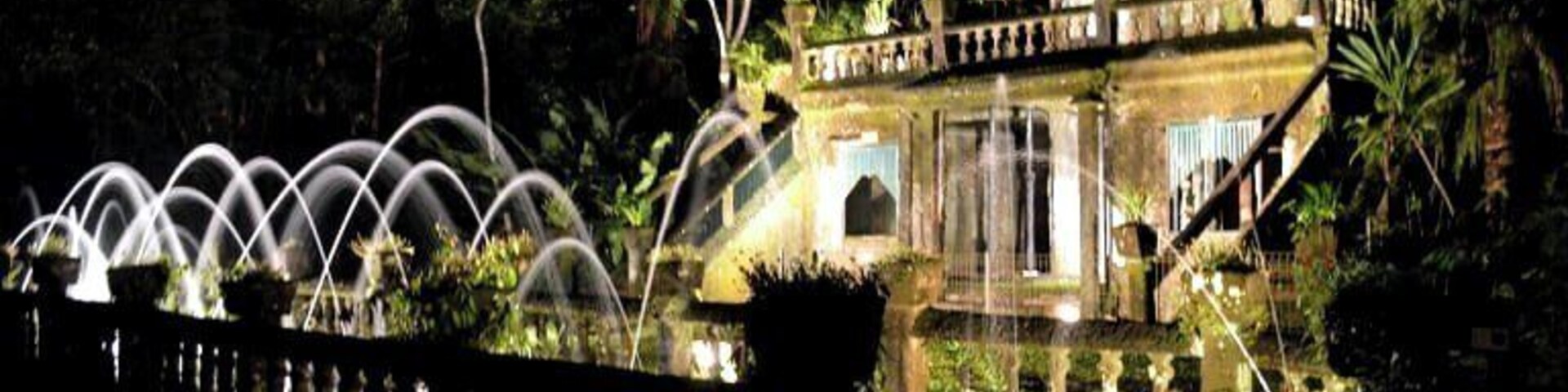 Just south of Cairns is this unique spot amongst ancient rainforests and raging waterways.
A great spot to camp for the night. Fantastic pub grub for dinner a short walk away and then see Paranella Park in a different light (by night). There is an opportunity to see glow worms, fire flys, glow mushrooms that were the coolest form of nature. By day, it does not disapoint as you discover the same but see different sights that both nature and man has created in harmony.