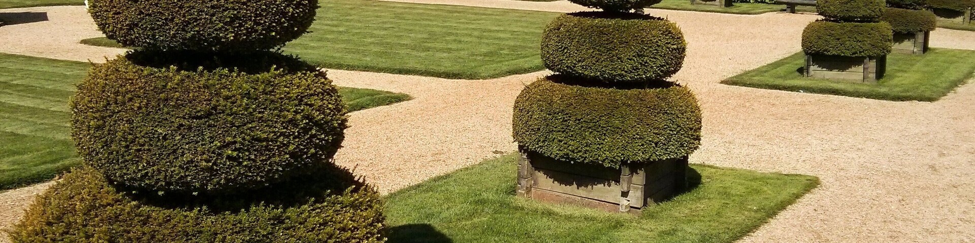 This building is indexed in the Base Mérimée, a database of architectural heritage maintained by the French Ministry of Culture, under the reference PA00082911 .