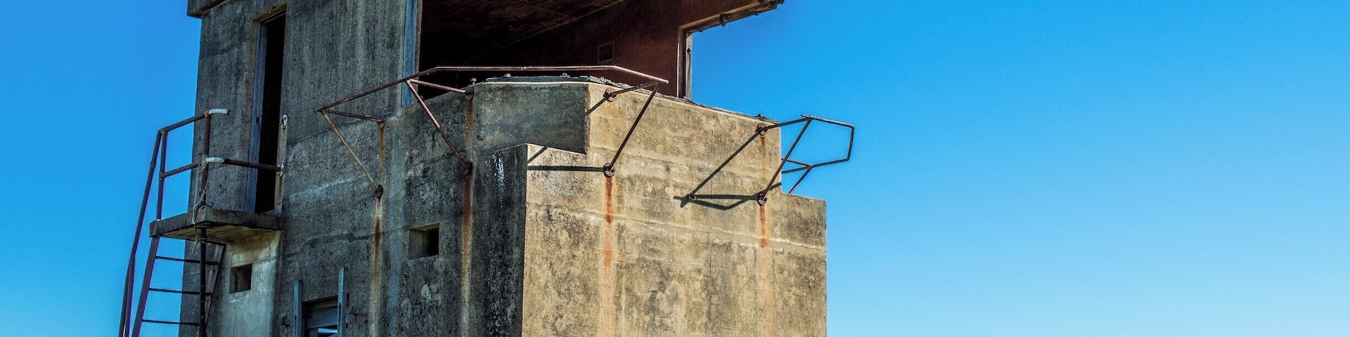 Fort Lytton National Park is easily accessible from Brisbane CBD. It consists of too many old buildings inside the park which makes a perfect location for architecture photography. The entry is free of charge and there are guided tours inside the park which is also free of charge for the visitors.
#blue