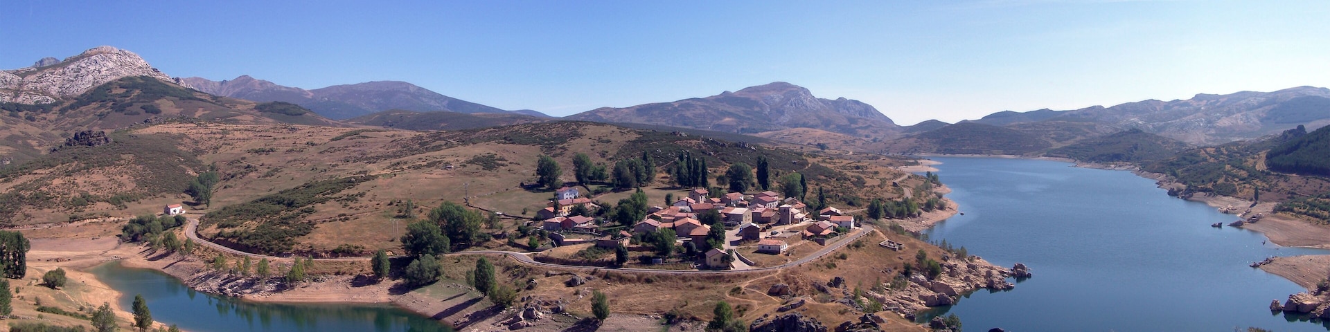 El embalse de Camporredondo desde el mirador de Alba de los Cardaños
