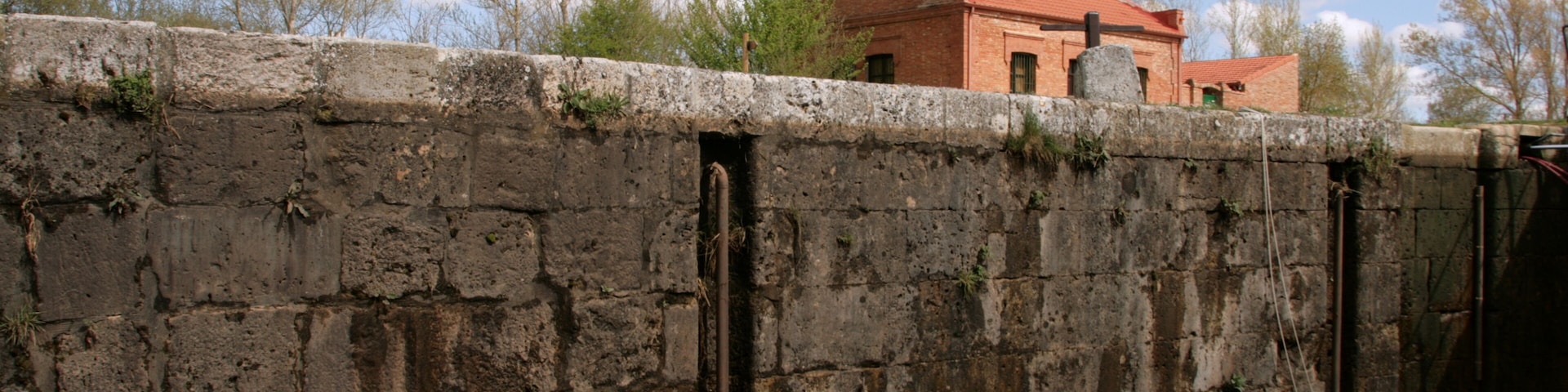 Llenado de la sexta esclusa del canal de Castilla