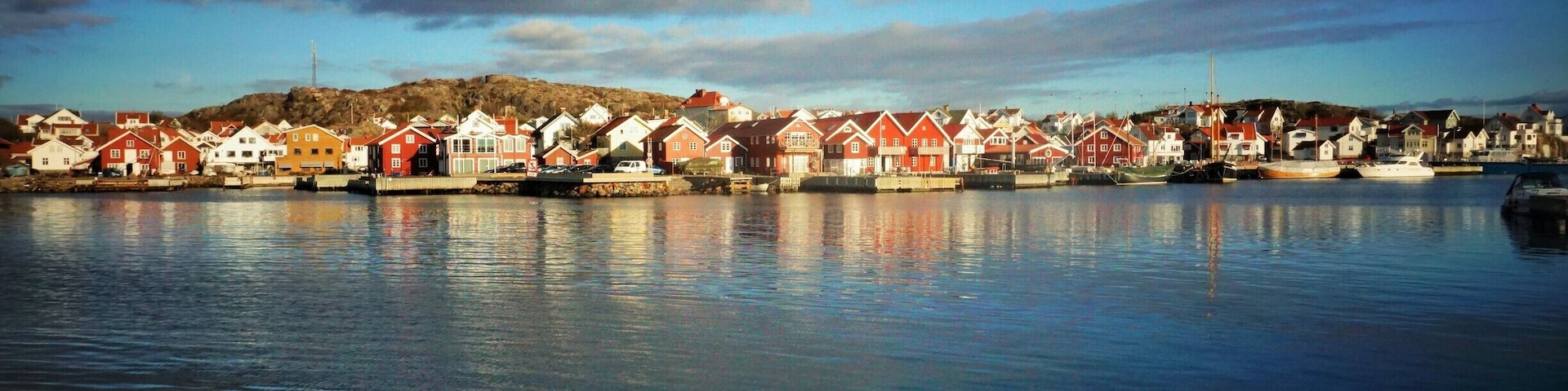 Fishing village on the south west coast of Sweden. Red wooden houses and fishing boats everywhere. #skärhann #sweden #scandinavia #sea #fishingvillage