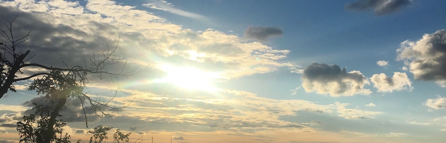 It seems that evenings in Sweden are the best part of the day, cool calm water and fluffy clouds