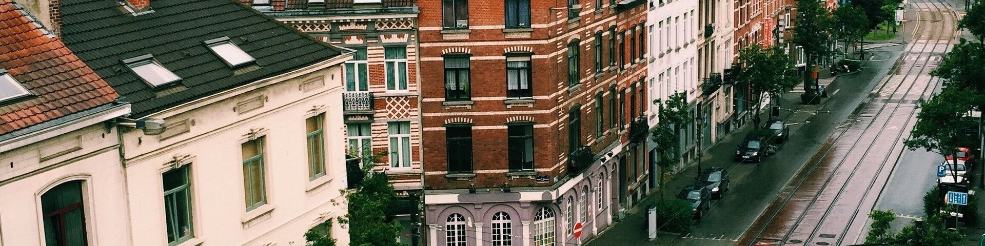 So close to shops, sights and metro