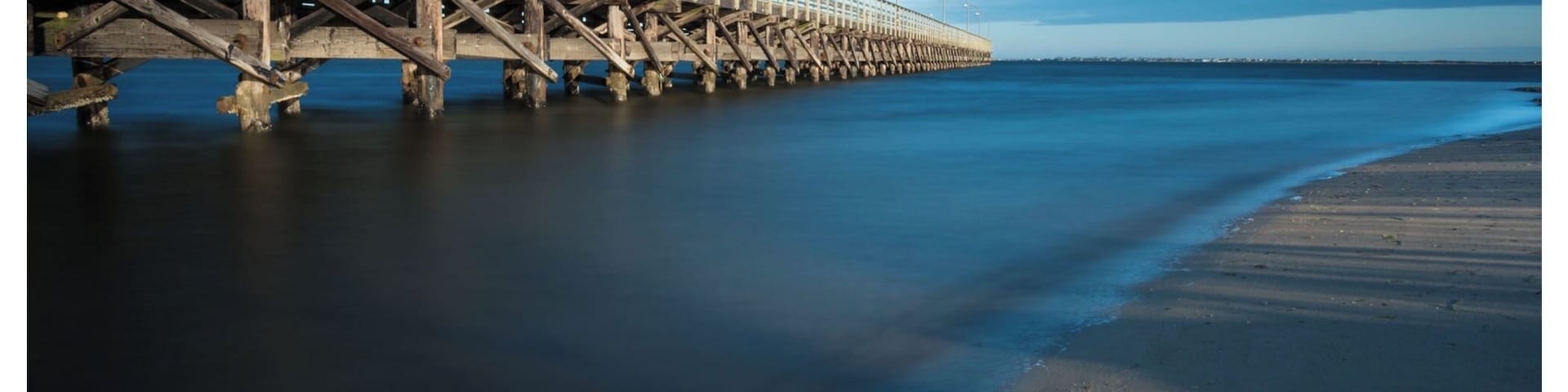 A beautiful place to enjoy the water. There are charter boats that leave from this location and travel up and down Long Island Sound.  There are also docks where locals and visitors alike can go fishing or to catch some crabs. #details