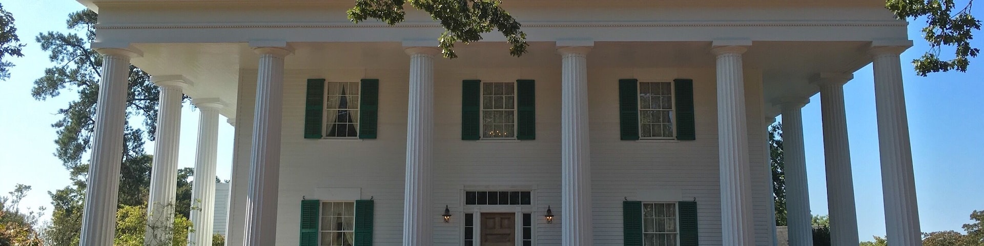 In the 1830s, Barrington King and his father, Roswell King, co-founded the colony which became Roswell, Georgia. In 1839 on the highest point, overlooking the town, Barrington built a magnificent home for his family which today is recognized as one of the best examples of Greek Revival architecture in the United States.