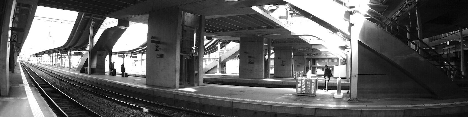 Neubau in Wellenform.
Main Station of Bern, Switzerland 
Photography by mARTin k