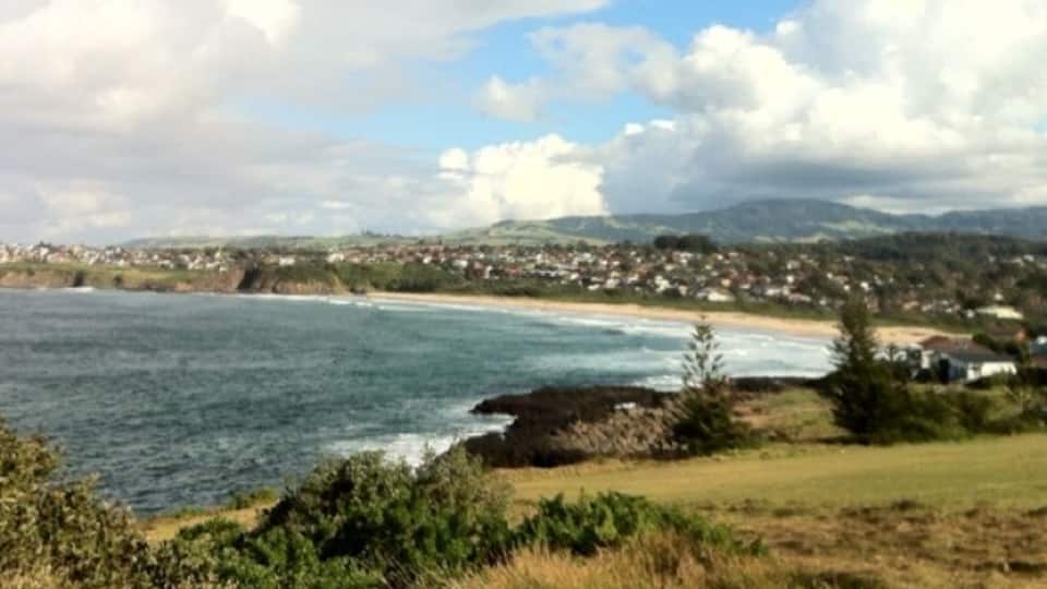 North end Jones Beach rain threatening and blowing a gale