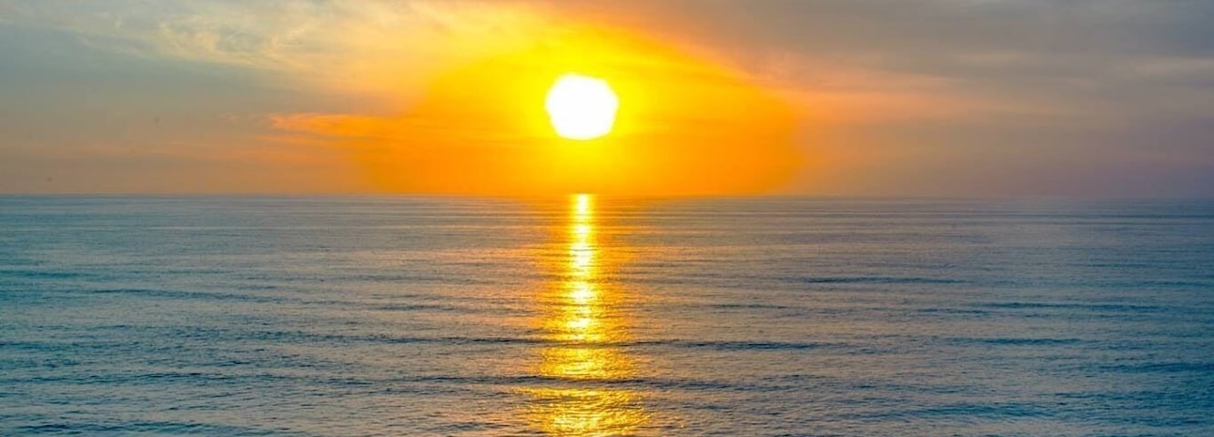 A beautiful California sunset over the Pacific ocean one spring evening.
#nature contest