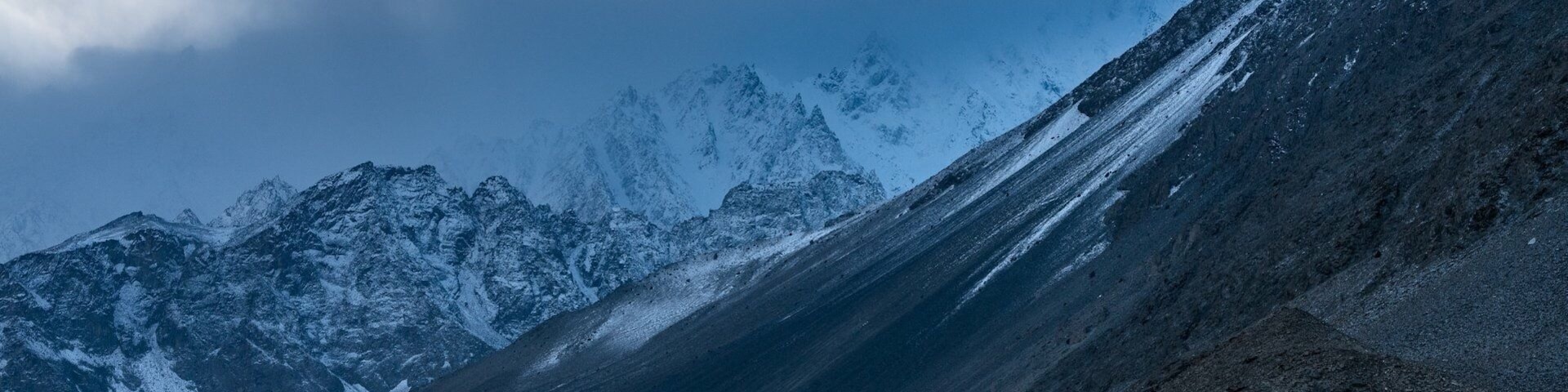 Unpredictable风云莫测 II Passu Glacier Pakistan
人最害怕的是无常变化,要学习适应环境的变化和变化中另谋创新,并不是停留在变化的痛苦中。