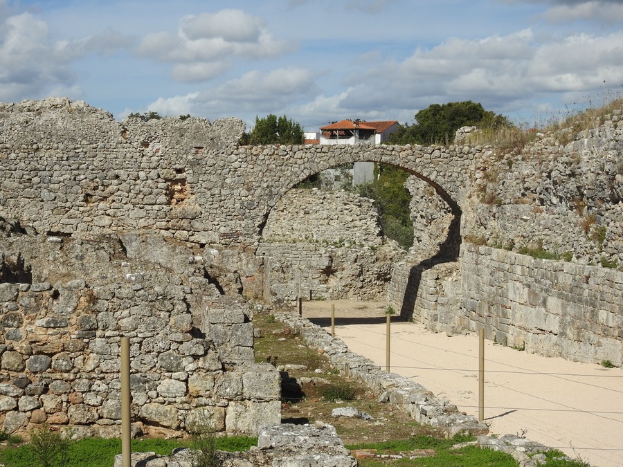 #conimbriga #ruins #roman
As RuĂnas Romanas de ConĂmbriga sĂŁo um dos maiores sĂtios arqueolĂłgicos de Portugal e ficam situadas a cerca de 17 Km da cidade de Coimbra. A regiĂŁo era jĂĄ povoada desde os tempos prĂ©-histĂłricos mas foi a partir de 139 a. C. que foi ocupada pelas tropas romanas tornando-se entĂŁo a prĂłspera capital da provĂncia da LusitĂąnia. Destaque para a Casa dos Repuxos com os seus mosaicos, Forum, templo e termas. As ruĂnas estĂŁo classificadas como Monumento Nacional. Na ĂĄrea existe o Museu MonogrĂĄfico de Conimbriga que contĂ©m exclusivamente achados destas ruĂnas.
The Roman Ruins of ConĂmbriga are one of the largest archeological sites in Portugal and are located about 17 km from the city of Coimbra. The region was already settled since prehistoric times but it was from 139 a. C. that was occupied by the Roman troops becoming then the prosperous capital of the province of LusitĂąnia. Highlights are the House of the Repuxos with its mosaics, Forum, temple and thermal baths. The ruins are classified as National Monument. In the area there is the Monographic Museum of Conimbriga which contains exclusively finds of these ruins.