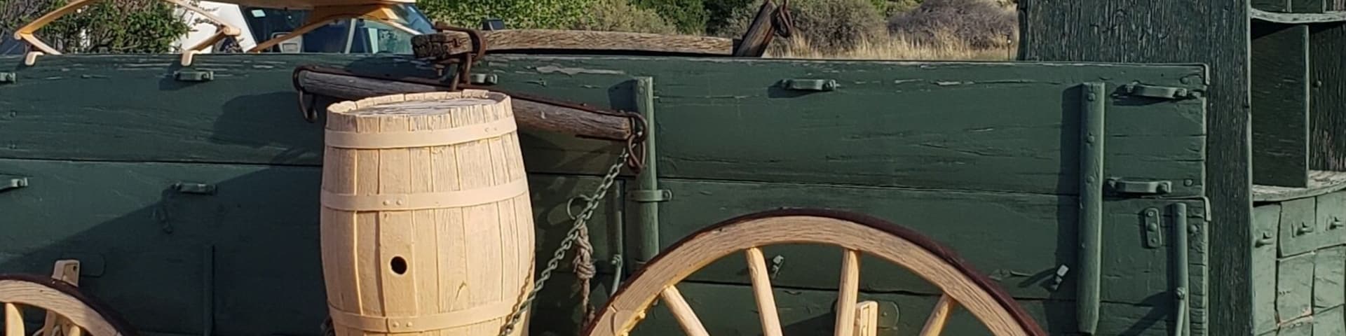 Take a ride by horse and buggy and experience the beauty, history and culture of New Mexico. The Sandia Mountains are quite beautiful in Spring. #LifeAtExpedia #SandiaMountains