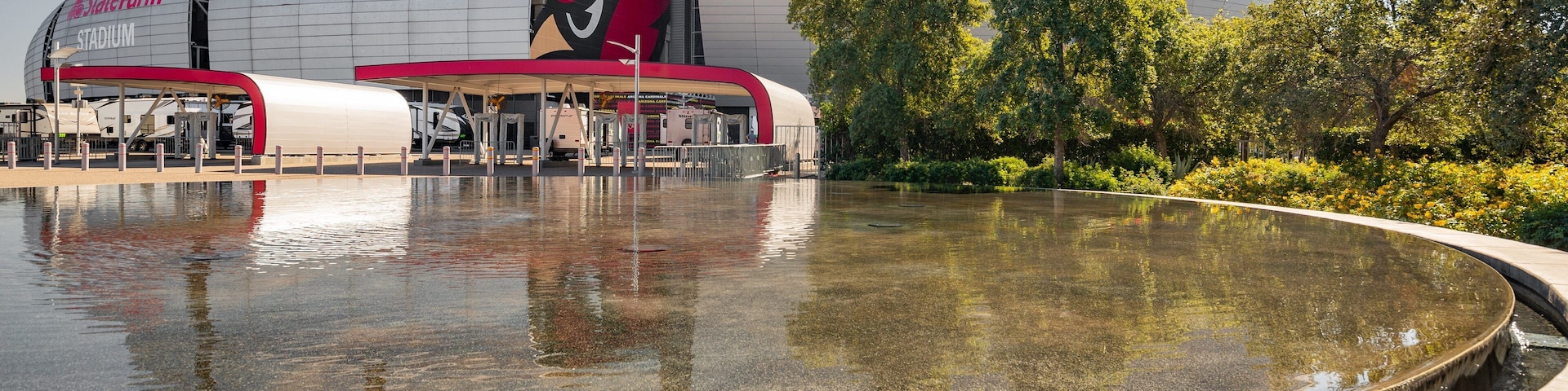 Glendale showing a fountain