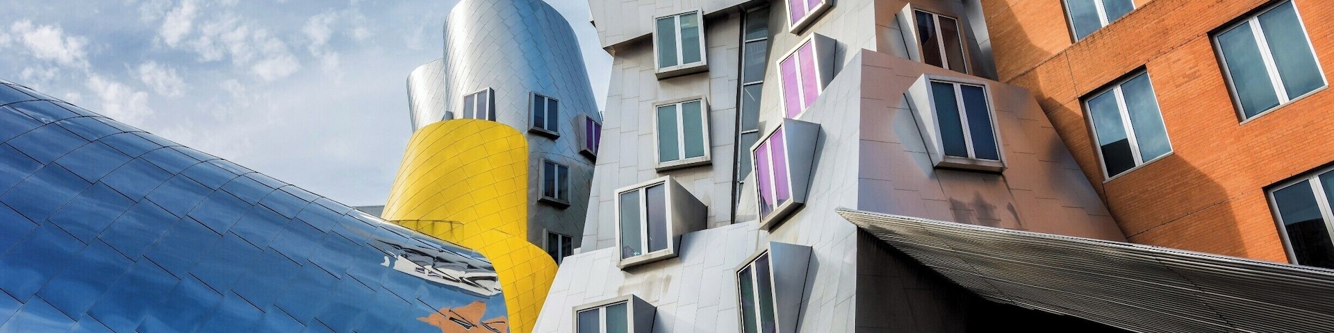 The Ray and Maria Stata Center or Building 32 is an academic complex designed by Pritzker Prize-winning architect Frank Gehry for the Massachusetts Institute of Technology (MIT).
In an area stacked with notable architecture, architect Frank O. Gehry's Stata Center still manages to stand out. Its chaotic collection of undulating shapes, bright colors and different materials is meant to reflect the freedom of ideas.
#MIT #Massachusetts #Boston #UrbanJungle #Details #Trovember