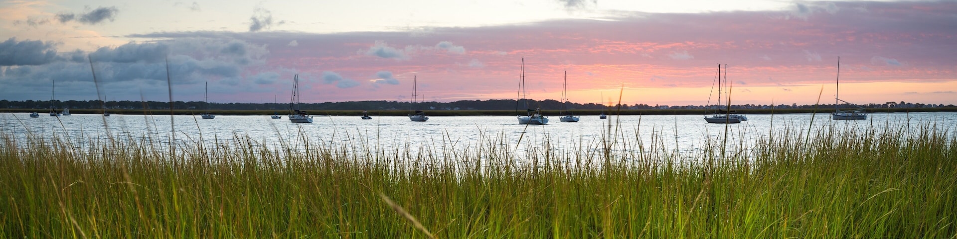 A little panoramic from this morning’s sunrise at Birdseye Dock in Stratford Connecticut. I shot a series of 5 images and stitched them together in Lightroom creating this 16x9 crop. Was a bit windy and the clouds were moving in but there was a good little burn. Glad I got out of bed early !!