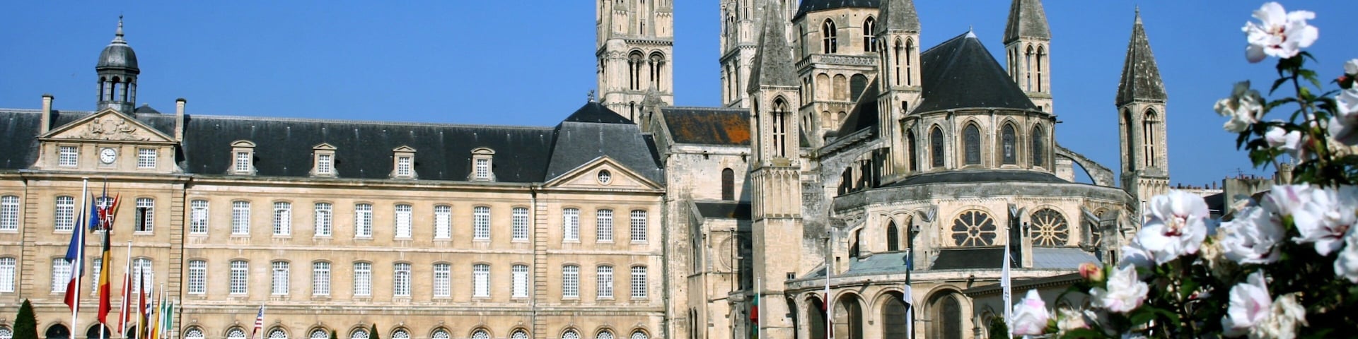 Caen which includes a garden, a castle and flowers