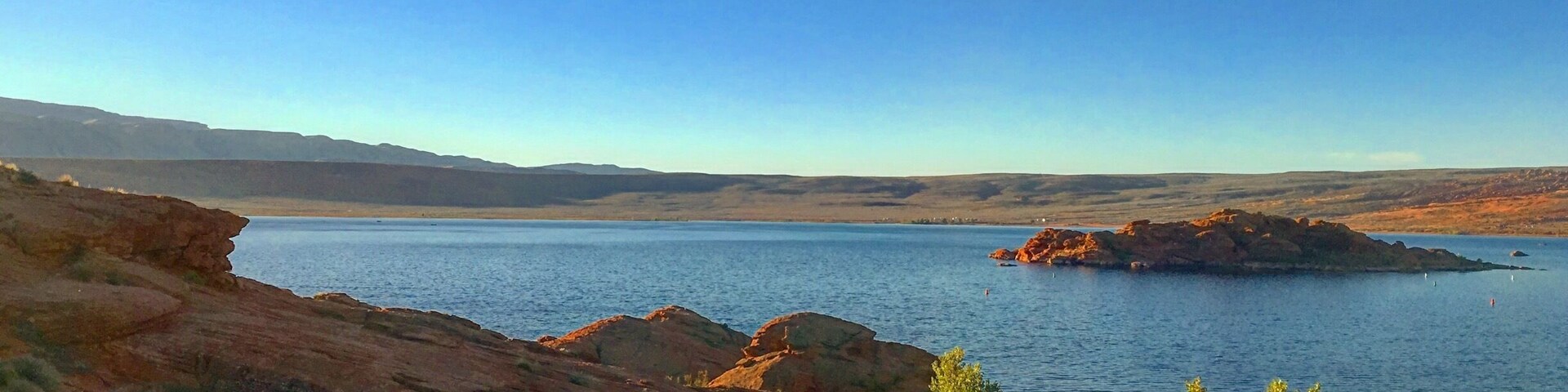 The reservoir at Sand Hollow state park is a beautiful place to come and refresh on a hot day! #lake #utah #nature