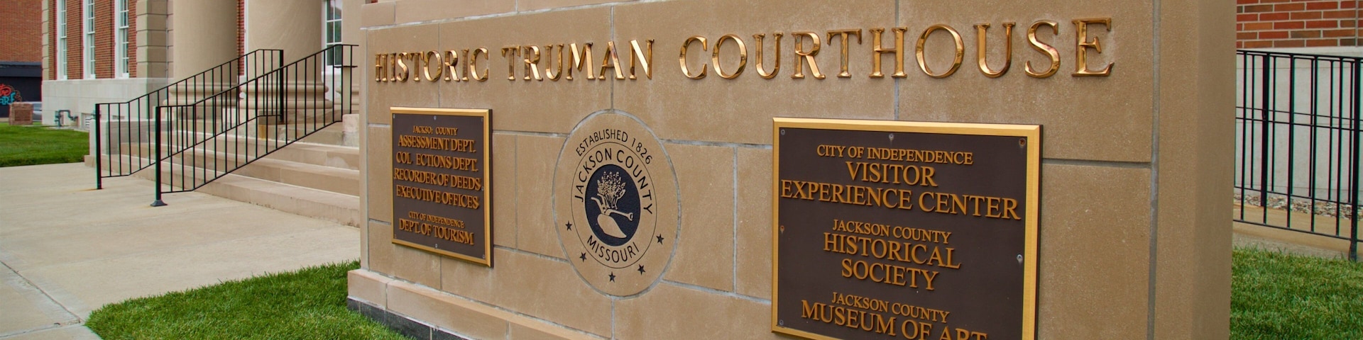 Independence which includes signage