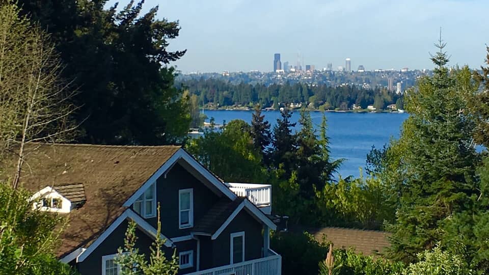 A 5.75-mile corridor through the heart of Kirkland and the first improved section of the Eastside Rail Corridor. #bikeexpedia