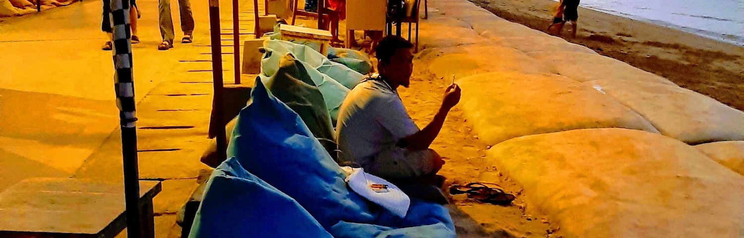 Evening Walk, Beach Side, Lights On, Bean Bag Comfort
Enjoy soothing music and delicious food at beach side cafe
#LifeAtExpedia
July'19IndonesiaVacation
NusaDuaBeach