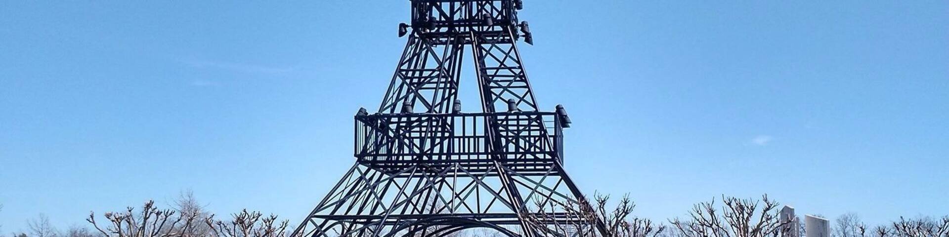 #roadtrip to the Texas Eiffel Tower! #notmybike #cowboyhatontop