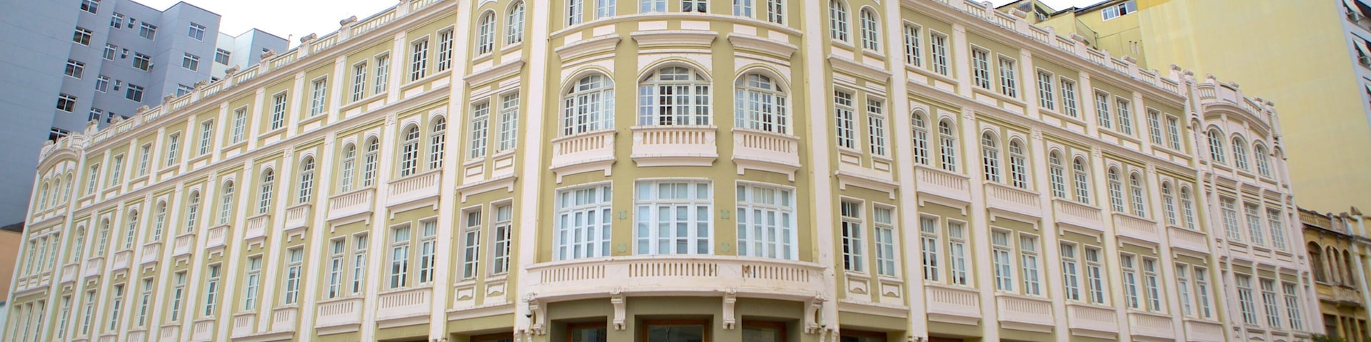 Curitiba showing street scenes and heritage architecture