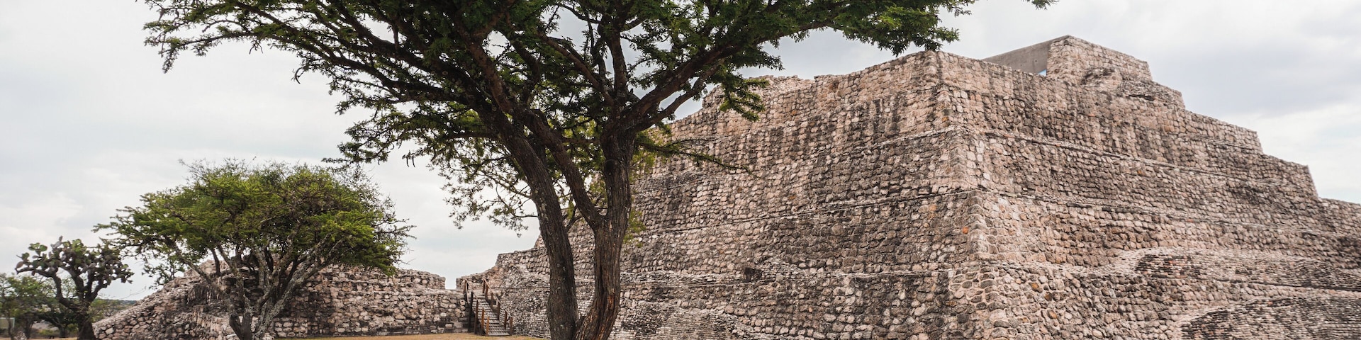 An unknown culture build the ancient city now located in Cañada de la Virgen, Guanajuato. Is belived that this civilization dissapeared before the aztecs. They did not find and written texts and their actual name of what this place was is unknown.