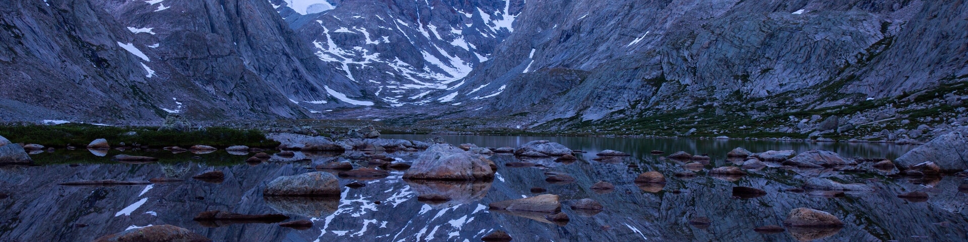 My favorite backpacking trip of all time was to the wind rivers. I woke up before my companions to watch the sunrise on the surrounding peaks. The beauty was overwhelming.
#adventure #hiking #backpacking #reflection #wilderness